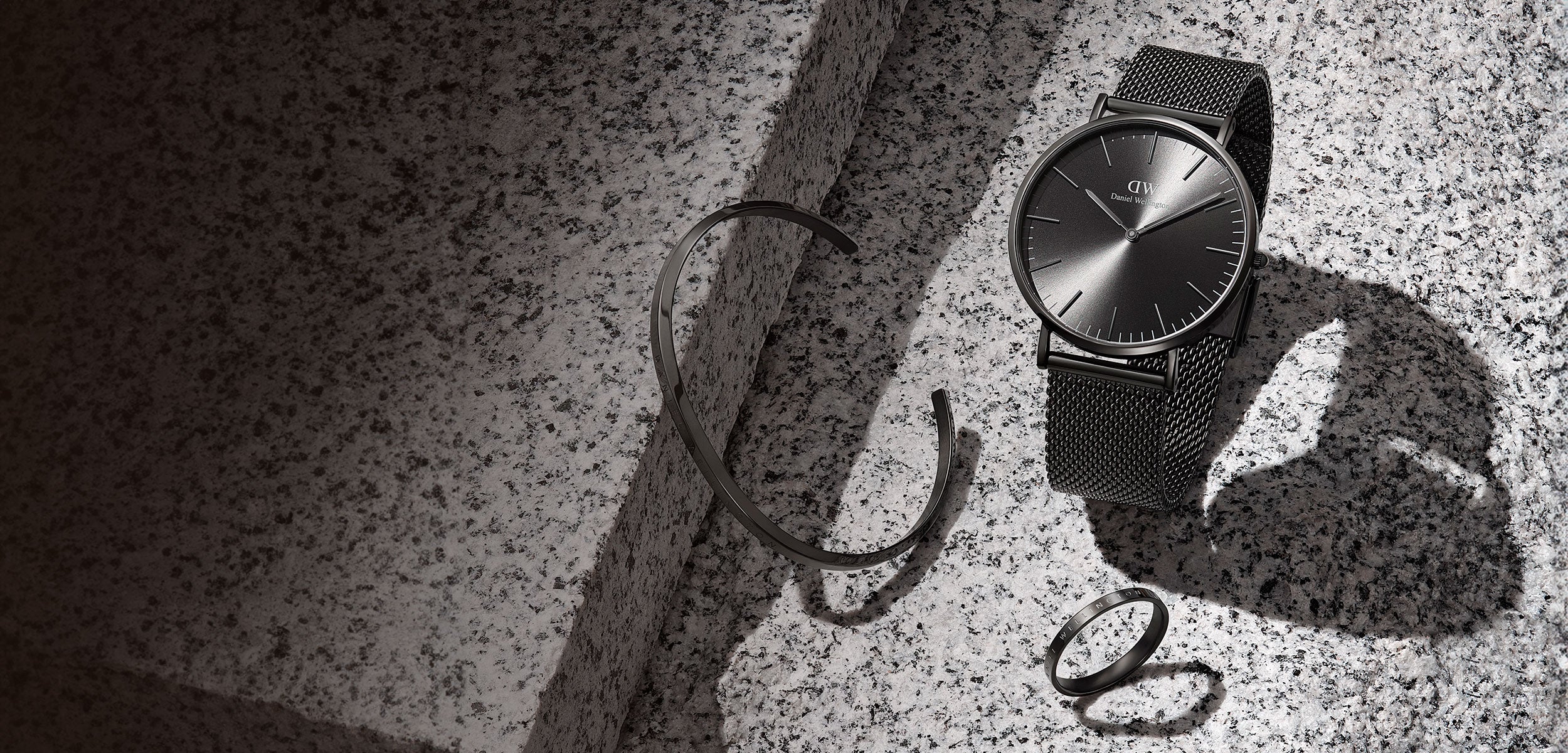 Classic collection - Watches with leather strap & bands | DW